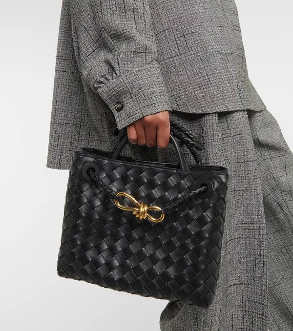 Bottega Veneta Andiamo Small Leather Tote Bag - Black
