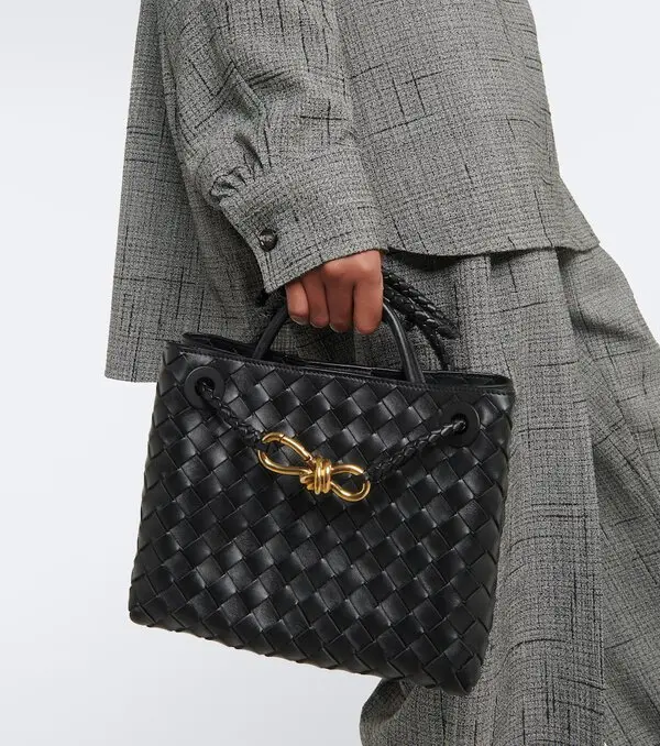 Bottega Veneta Andiamo Small Leather Tote Bag - Black