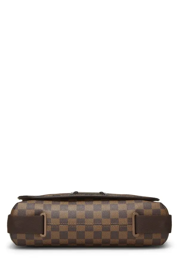 LOUIS VUITTON Damier Ebene Brooklyn Messenger Bag