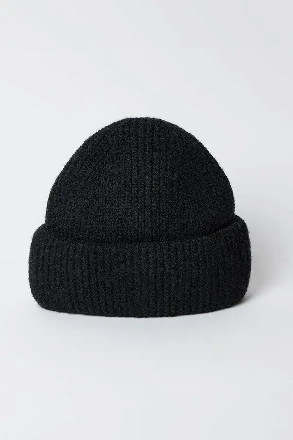 Velvet By Graham & Spencer Major Beanie - Black