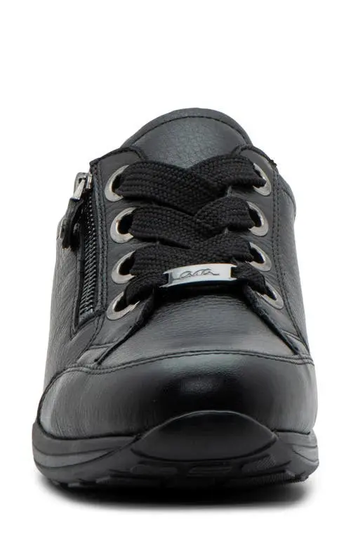 ARA Ollie Sneaker
