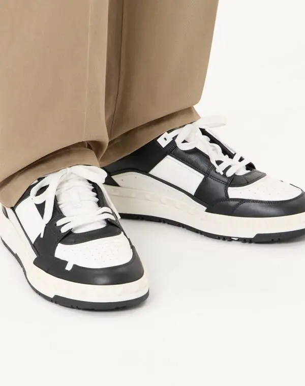 Valentino Garavani Freedots Low-top Trainer - Black
