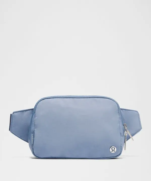 Lululemon Everywhere Belt Bag Large 2l - Washed Denim