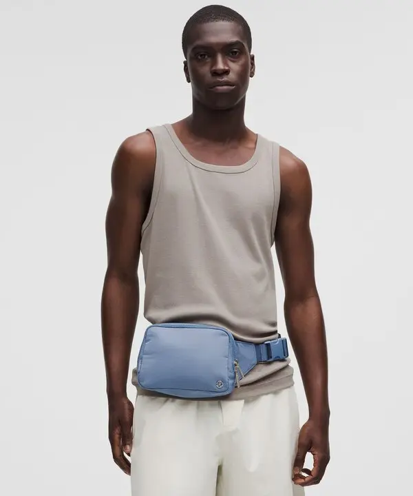 Lululemon Everywhere Belt Bag Large 2l - Washed Denim