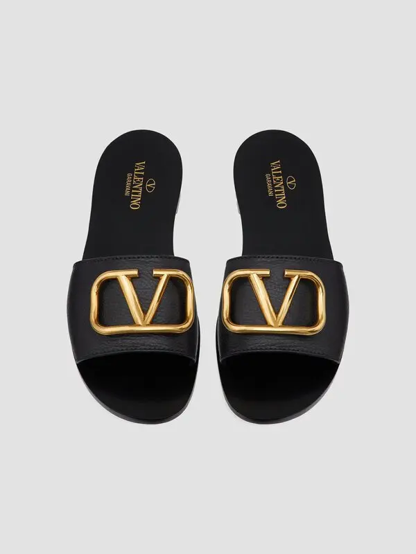 Valentino Garavani Vlogo Signature Slide Sandals In Grainy Cowhide - Black