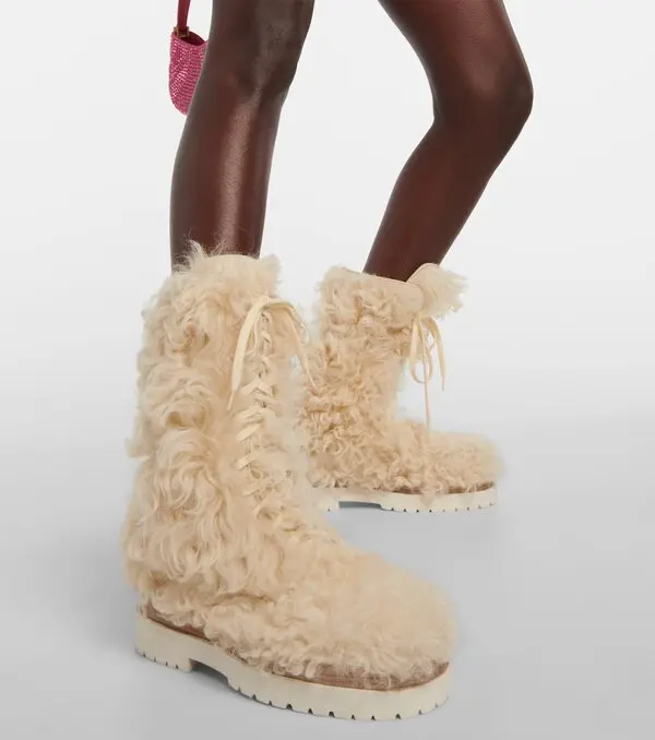 Magda Butrym Shearling Lace-up Boots - Beige
