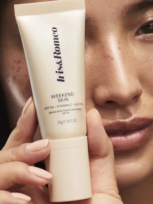 IRIS&ROMEO Weekend Skin Spf 50 + Vitamin C + Glow - Universal Glow