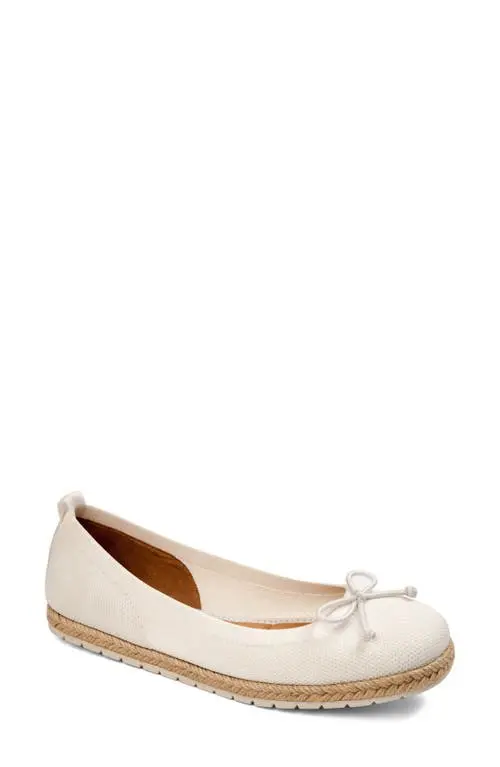 Me Too Kenzie Espadrille Flat - White Mesh