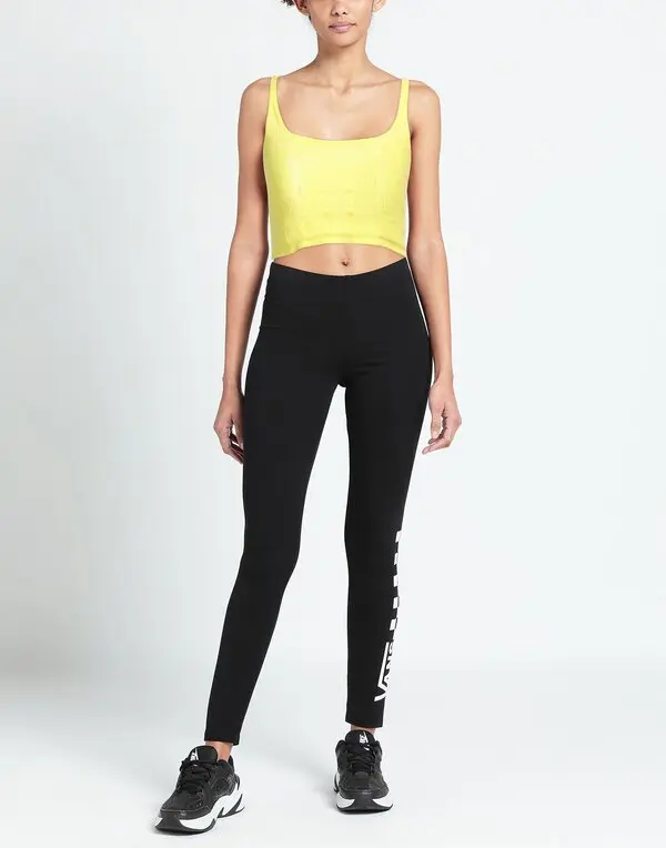SOLOTRE Knit Crop Top