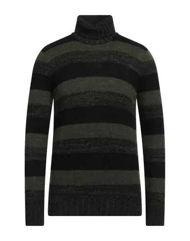 DARWIN Striped Turtleneck