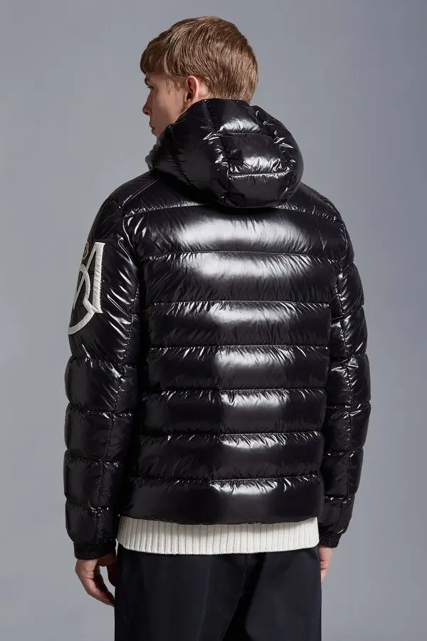 Moncler Saulx Short Down Jacket - Black | Editorialist