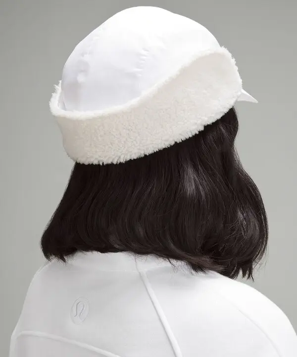 Lululemon Wonder Puff Trapper Hat White Winter Cap NWT Wunder Puff Textured Fleece Trapper Hat | Lululemon UK main image 2