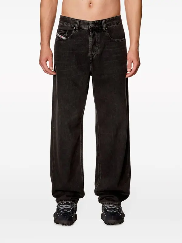 DIESEL® 2001 D-macro 09i35 Straight-leg Jeans - Black
