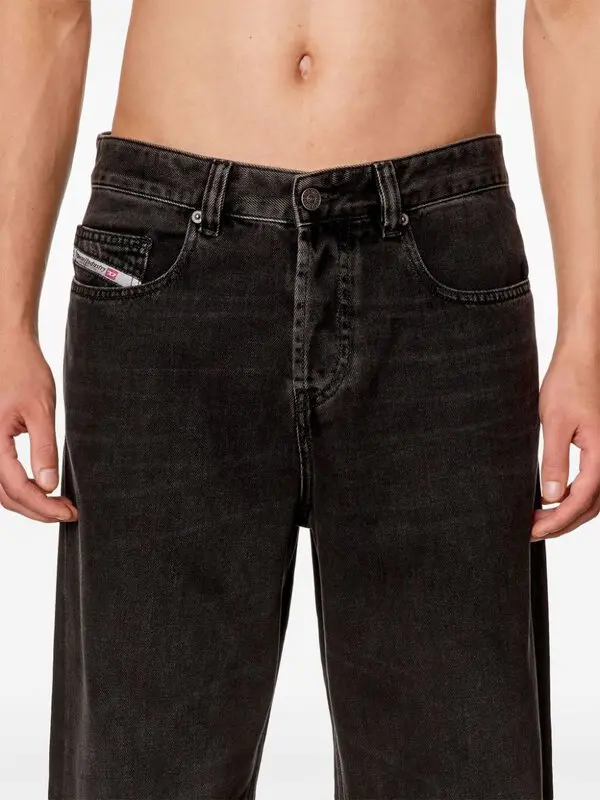 DIESEL® 2001 D-macro 09i35 Straight-leg Jeans - Black