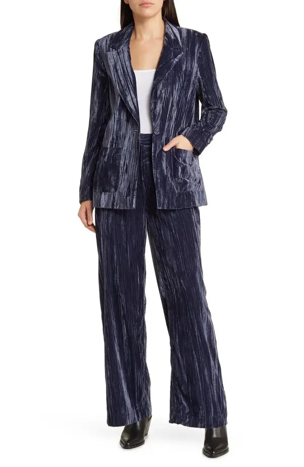 Treasure & Bond Relaxed Fit Textured Velvet Blazer