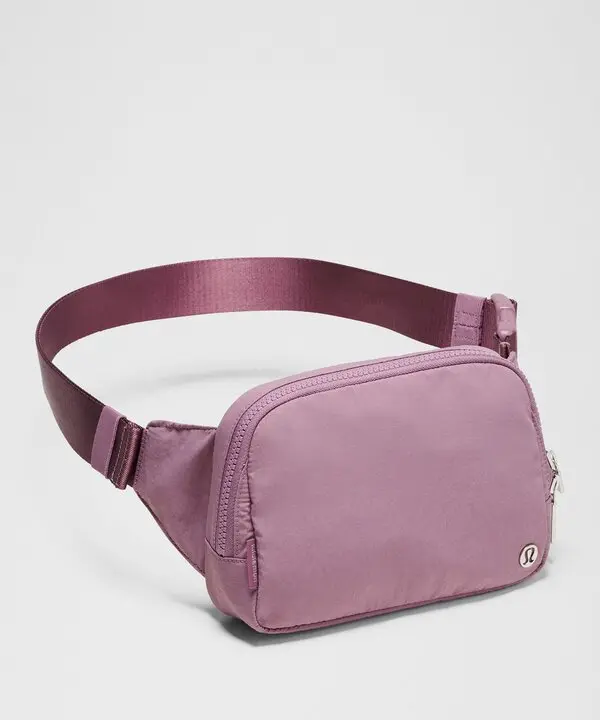 Lululemon Everywhere Belt Bag Large 2l - Lavender Lux