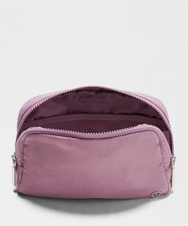 Lululemon Everywhere Belt Bag Large 2l - Lavender Lux
