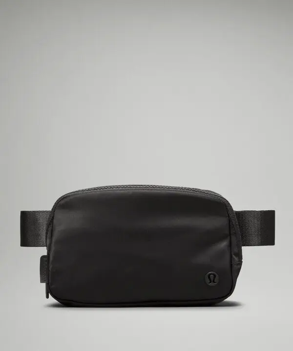 Lululemon Everywhere Belt Bag With Long Strap 1l - Black/gold