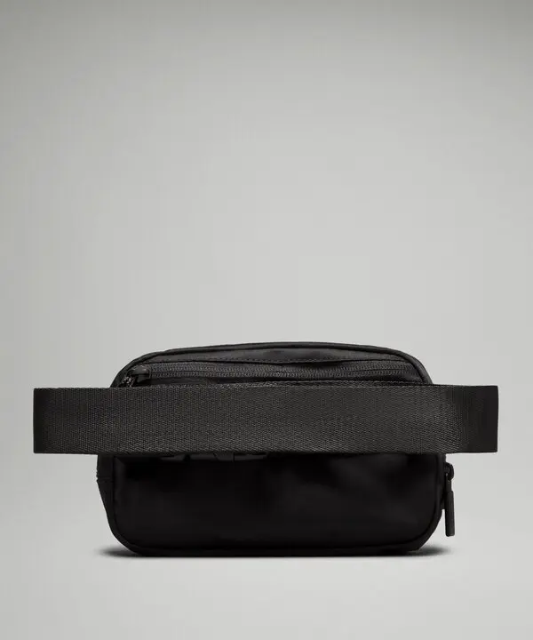 Lululemon Everywhere Belt Bag With Long Strap 1l - Black/gold