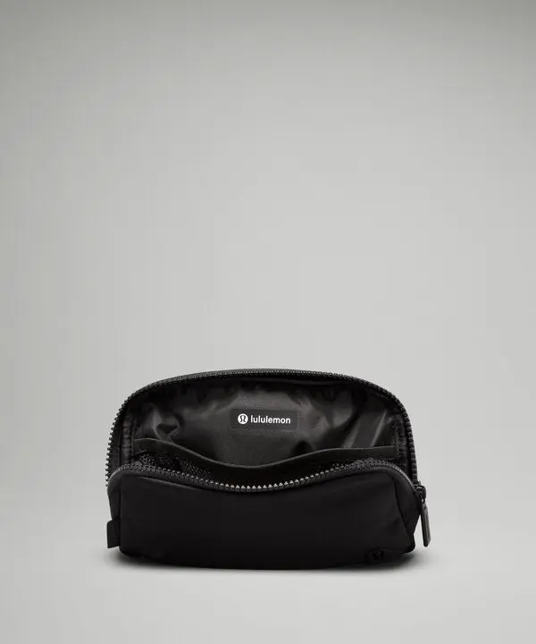 Lululemon Everywhere Belt Bag With Long Strap 1l - Black/gold
