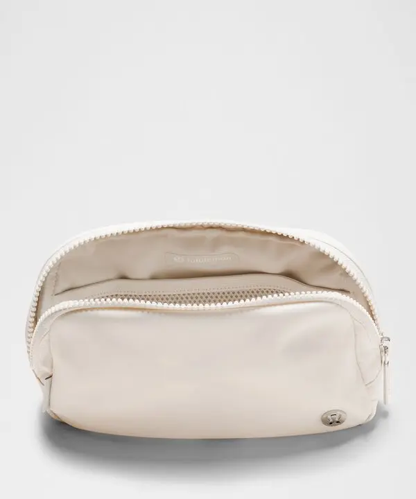 Lululemon Everywhere Belt Bag With Long Strap 1l - Light Ivory/silver