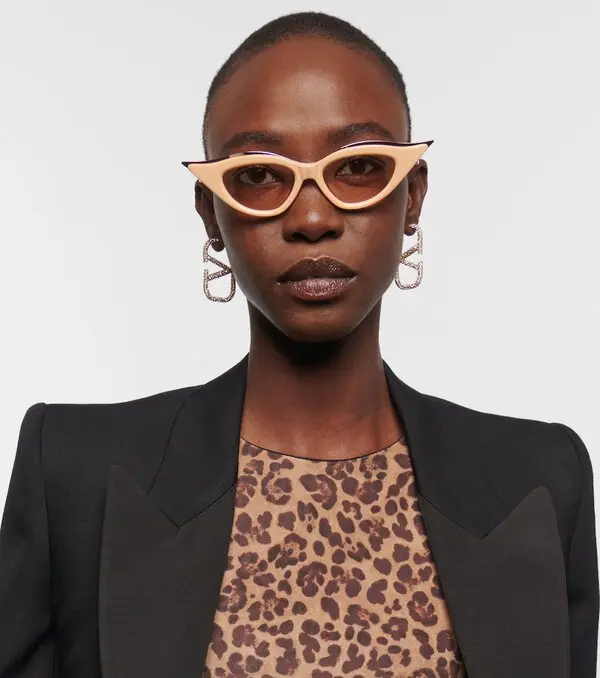 Valentino Garavani V-Goldcut Ii Cat-Eye Sunglasses In Gold  display picture 1