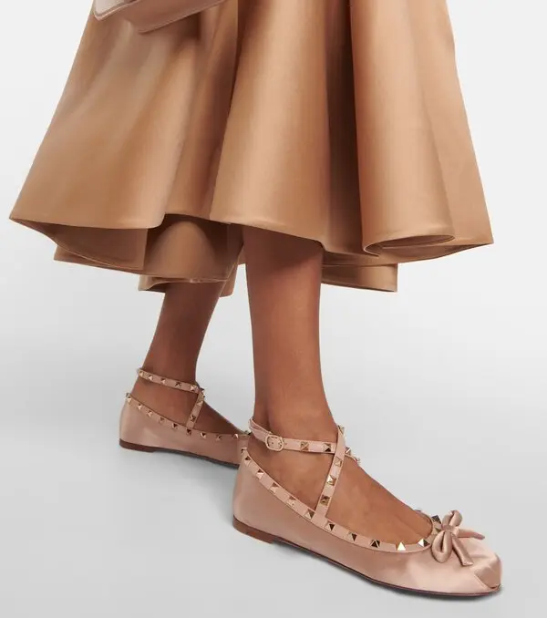 Valentino Garavani Rockstud Satin Ballet Flats - Neutrals