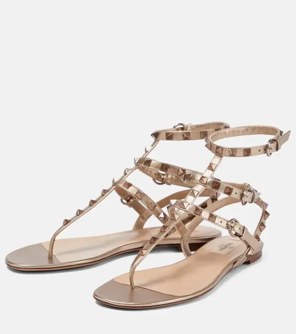 Valentino Garavani Vlogo Leather Thong Sandals - Neutrals