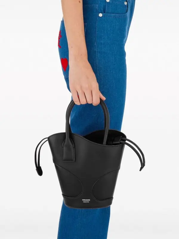 FERRAGAMO Logo-print Cut-out Tote Bag - Black