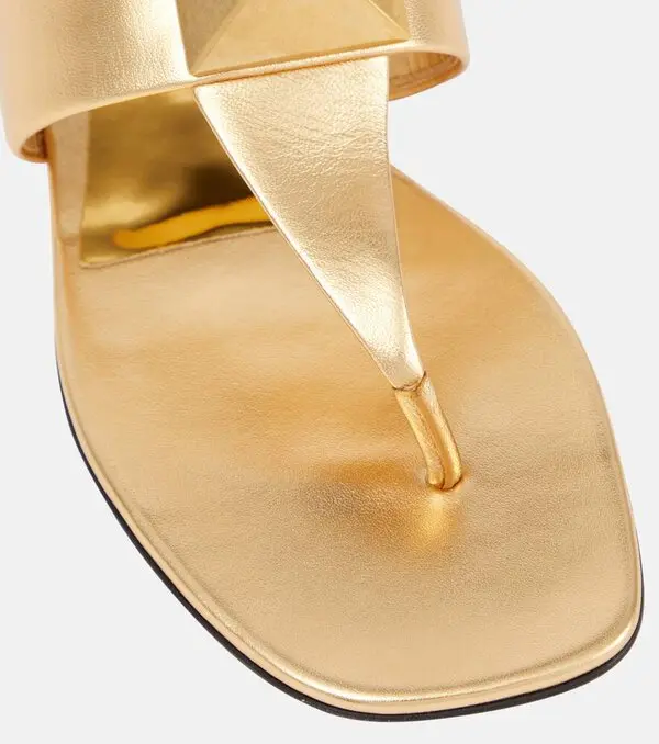 Valentino Garavani One Stud Leather Thong Sandals - Gold