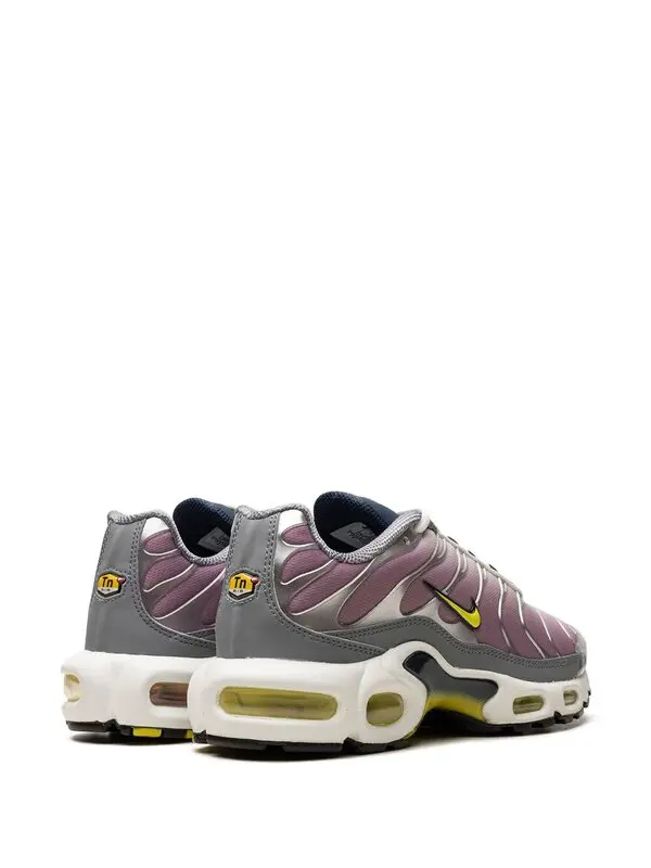 Nike Max Plus Sneakers - Pink