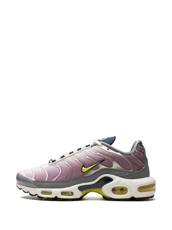 Nike Max Plus Sneakers - Pink
