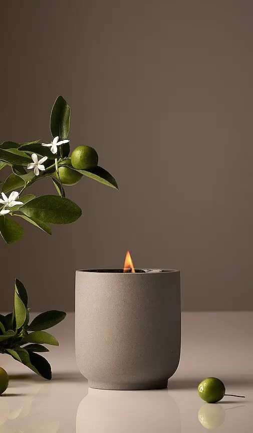 HOMECOURT Neroli Leaf Candle