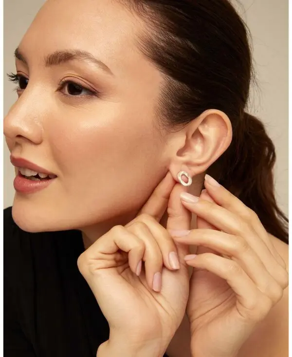 UNODE50 Sculpted Link Hoop Earrings - Silver
