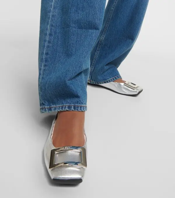 ROGER VIVIER Viv' Pockette Metallic Leather Ballet Flats - Silver