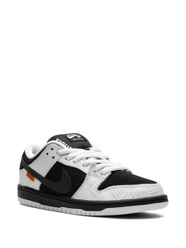 Nike X Tightbooth Sb Dunk Low Sneakers