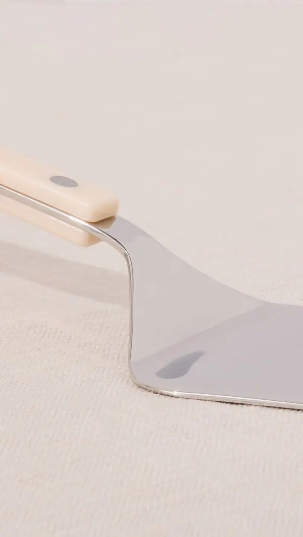 SABRE Tart Slicer - Ivory