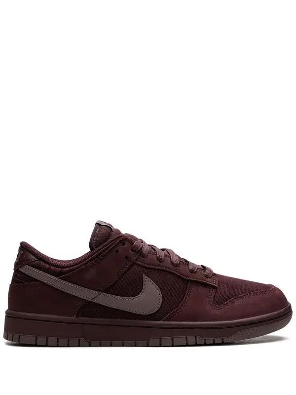 Nike Dunk Low Sneakers