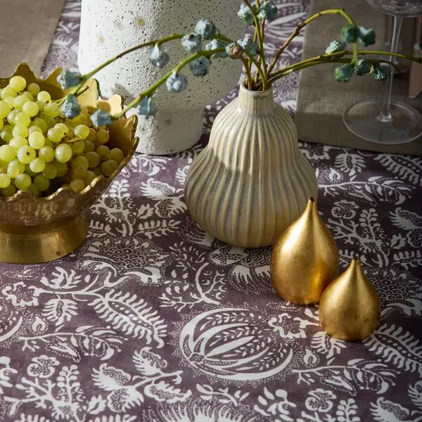 MATOUK Granada Tablecloth, 70 X 162 - Thistle