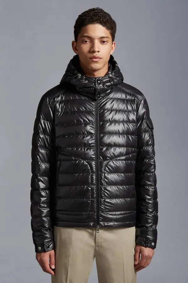 Moncler Lauros Short Down Jacket - Black