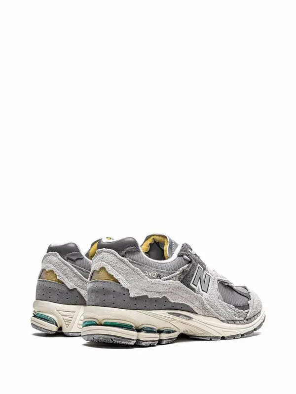 NEW BALANCE 2002r Sneakers - Grey