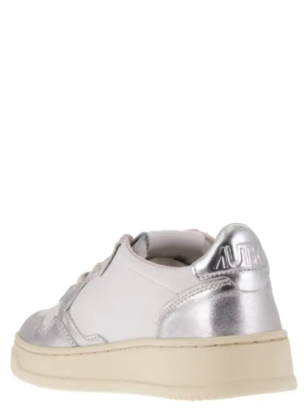 AUTRY Medalist Low Leather Sneakers - White/silver
