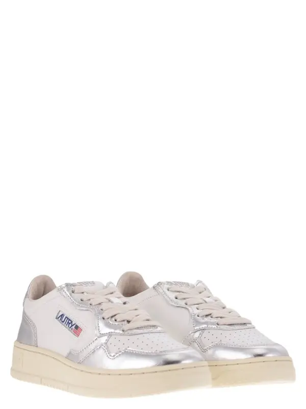 AUTRY Medalist Low Leather Sneakers - White/silver