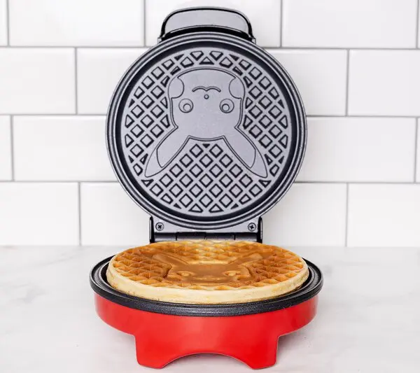 UNCANNY BRANDS Pokemon Pikachu Waffle Maker
