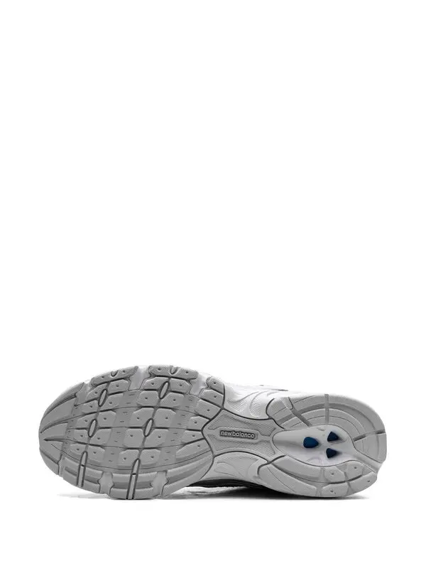 NEW BALANCE 530 Sneakers - Silver