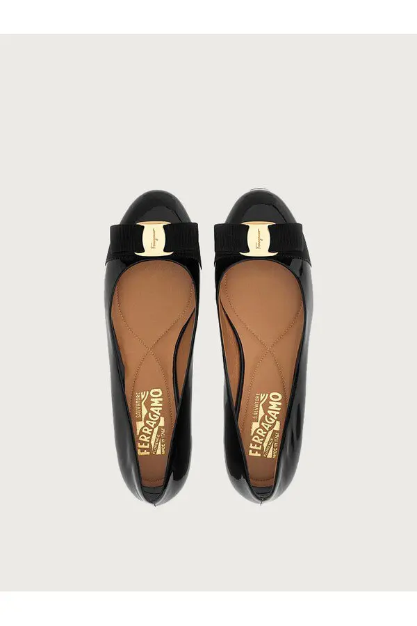 FERRAGAMO Varina Ballet Flat - Black
