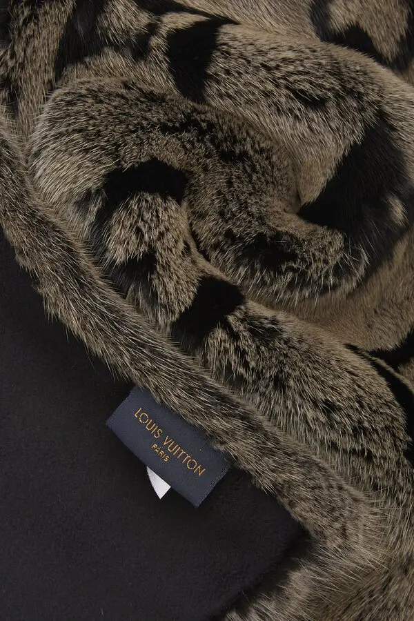 LOUIS VUITTON Monogram Mink Muffler