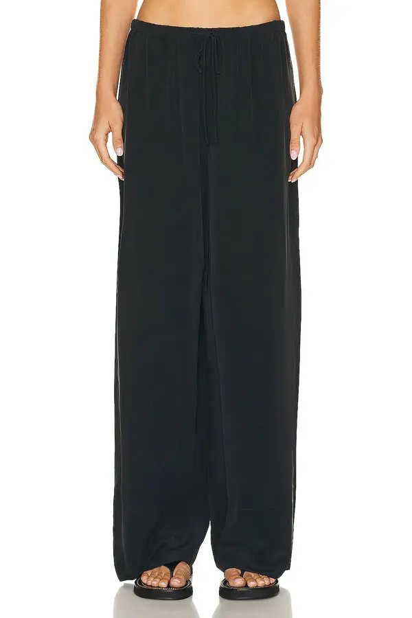 ST. AGNI Relaxed Silk Pant In Black