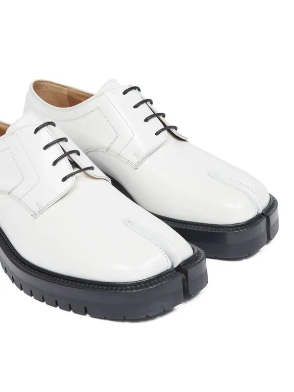 MAISON MARGIELA Tabi Lace-up Derby Shoes - White