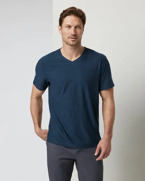 Vuori Strato Tech V-neck T-shirt - Navy Heather